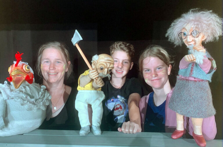 SPOTLIGHT ON PUPPET PARENT: Natalia, Mia and Sarah Vollrath-Hale